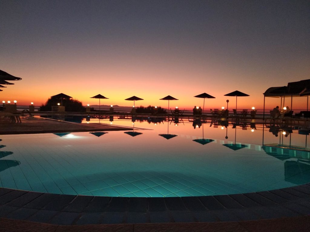 Χανια ξενοδοχεια με πισινα | Zorbas Beach Village Hotel | Η πισίνα